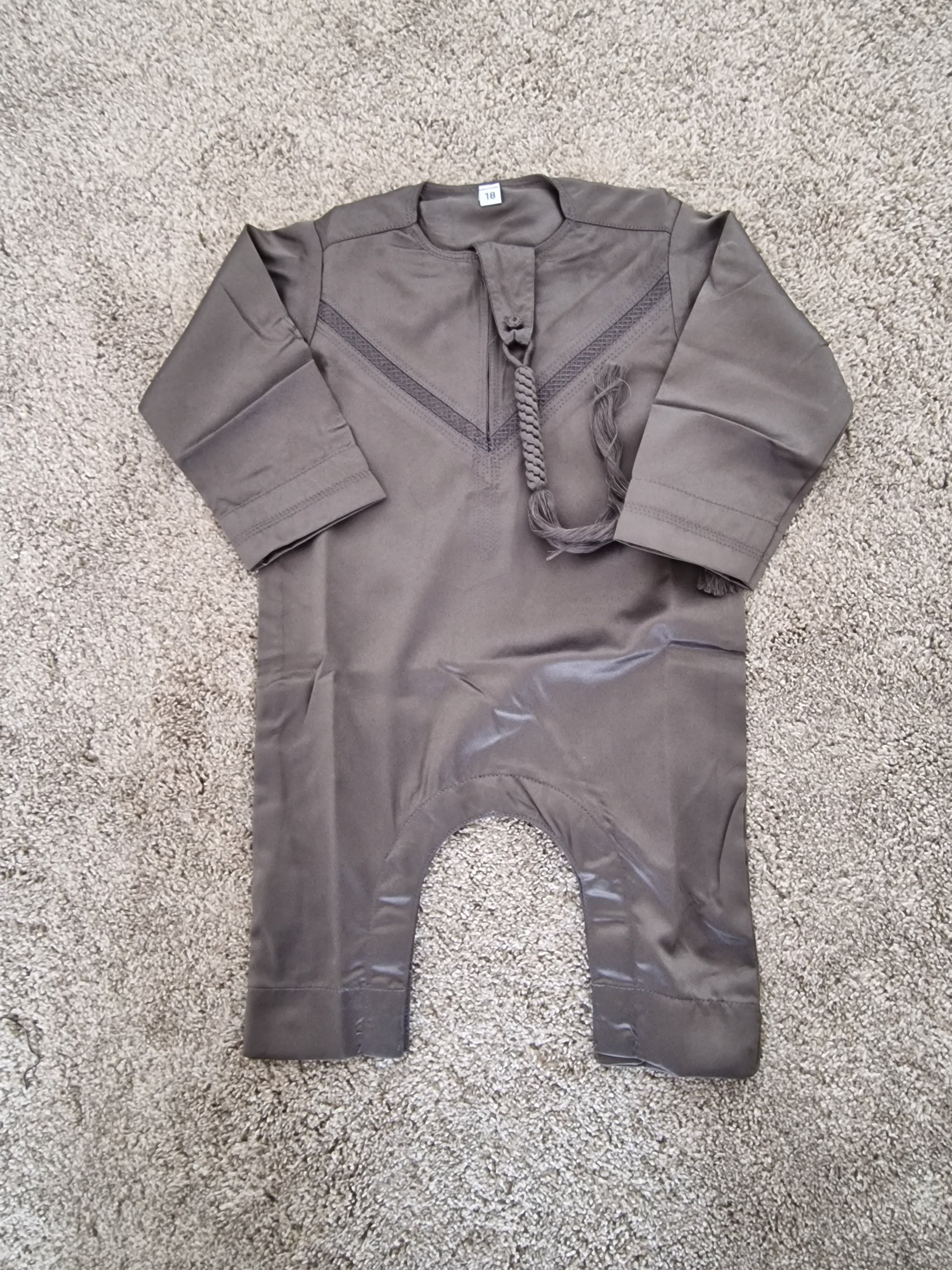 Boy's Grey Romper Emirati Tassel Thobe – House of Thobes